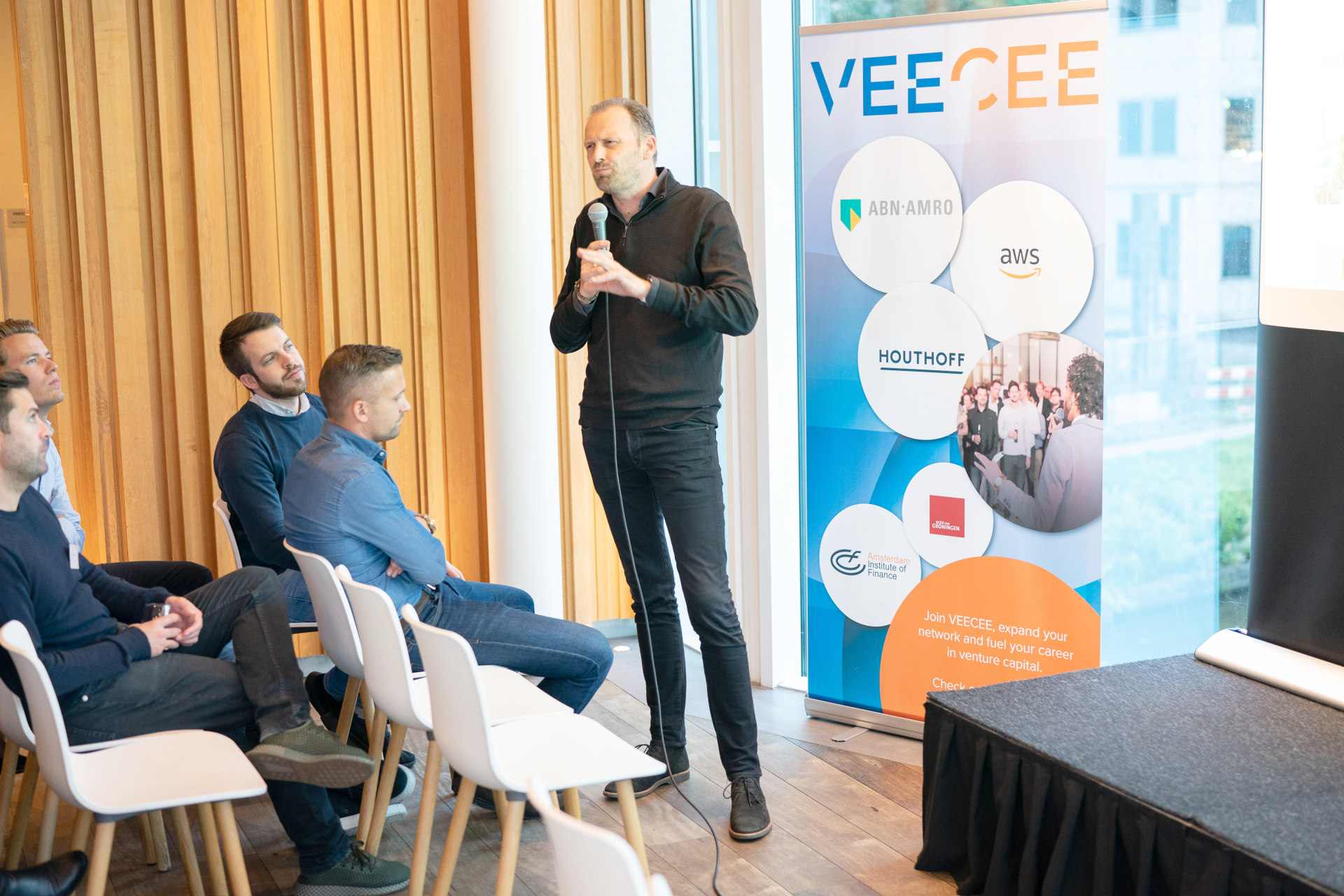 VEECEE 8 juli - M&A