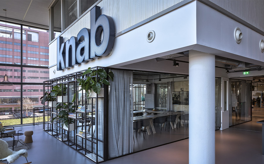 Knab voor half miljard naar Oostenrijkse bank - M&A