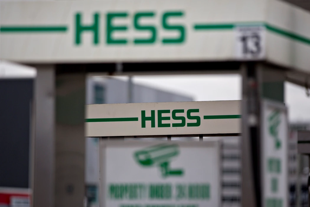 Oliedeal van 53 miljard wordt overnamegevecht - M&A