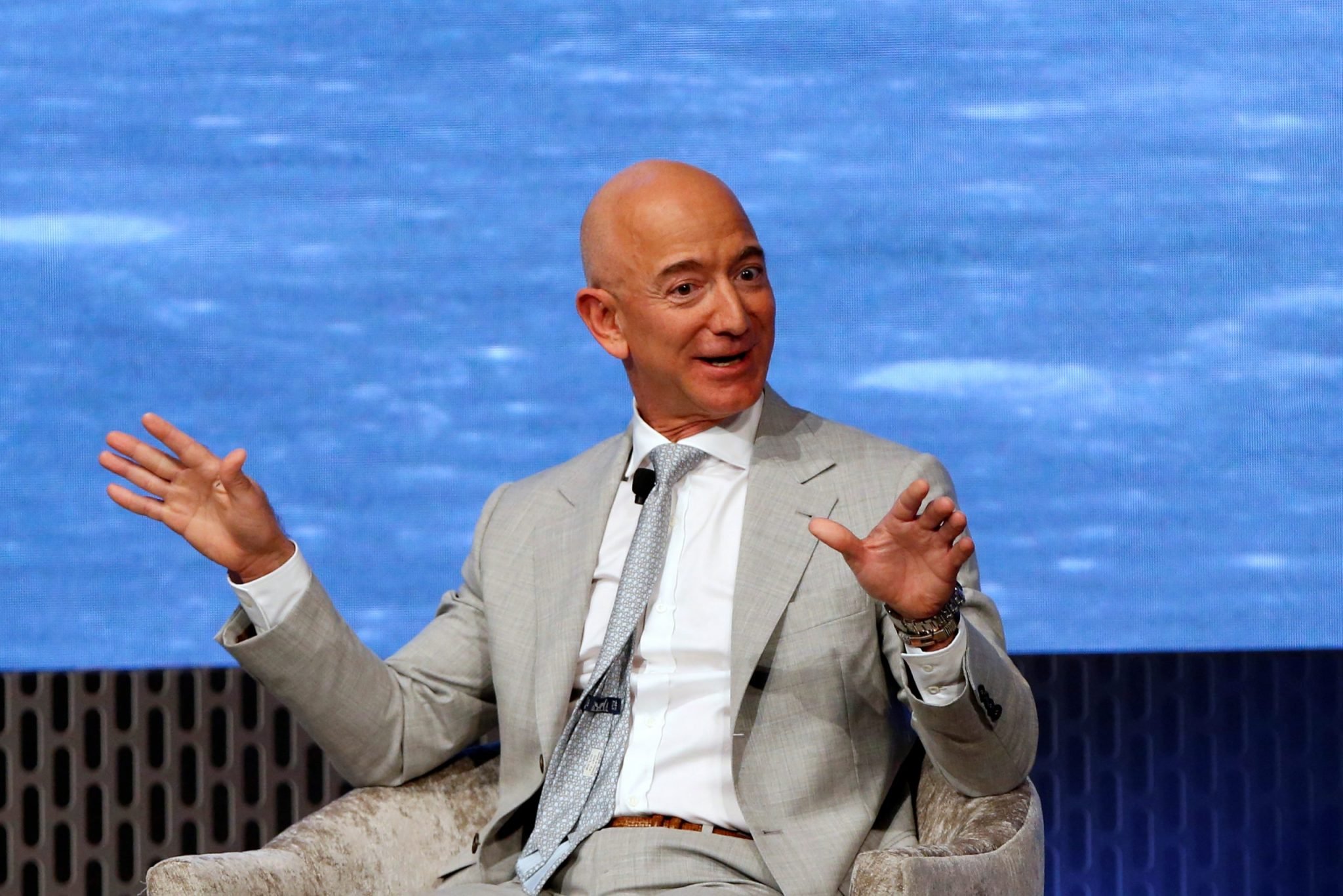 Jeff Bezos stapt in dochter van 'Russische Google' - M&A